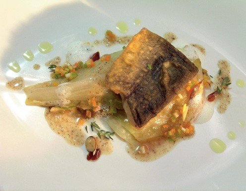 Saiblingsfilet mit gedünstetem Kochsalat und Mandelöl Rezept - ichkoche.at