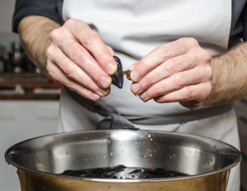 Miesmuscheln vorbereiten Schritt für Schritt - ichkoche.at