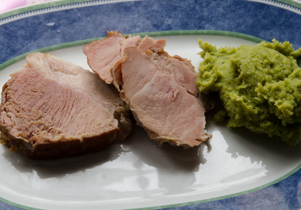 Geselchtes mit Erbsenpüree Rezept - ichkoche.at