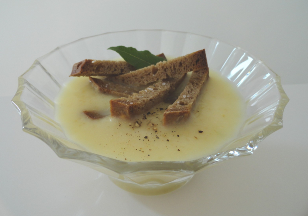 Sellerie-Birnen-Cremesuppe Rezept - ichkoche.at