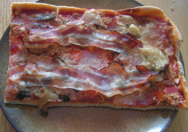 Pizza mit Allem drauf Rezept - ichkoche