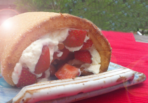 Traumhafte Erdbeerroulade Rezept - ichkoche.at