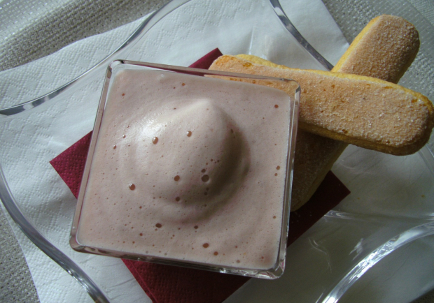 Kirsch-Sabayone mit Biskotten Rezept - ichkoche.at