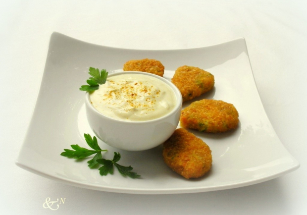 Sauerrahm-Curry Dip Rezept - ichkoche.at