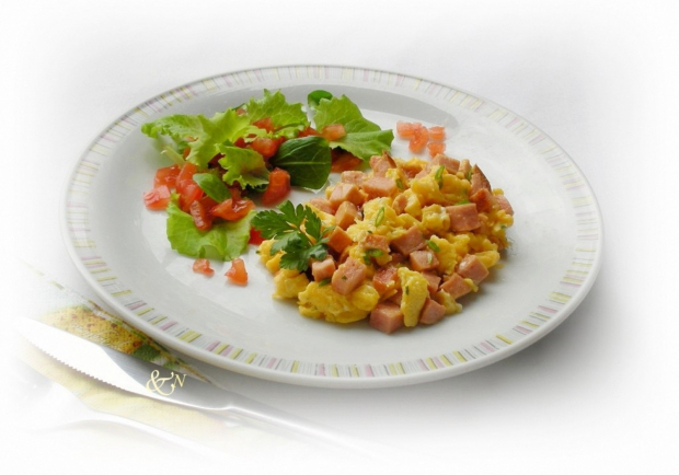 Eierspeise mit Leberkäse Rezept - ichkoche.at